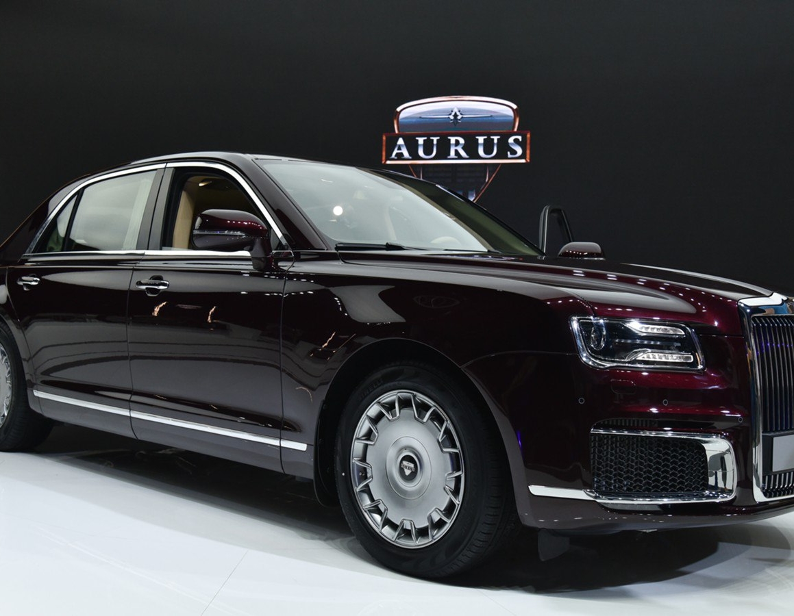 Москва онлайн заглянула в президентский лимузин Aurus